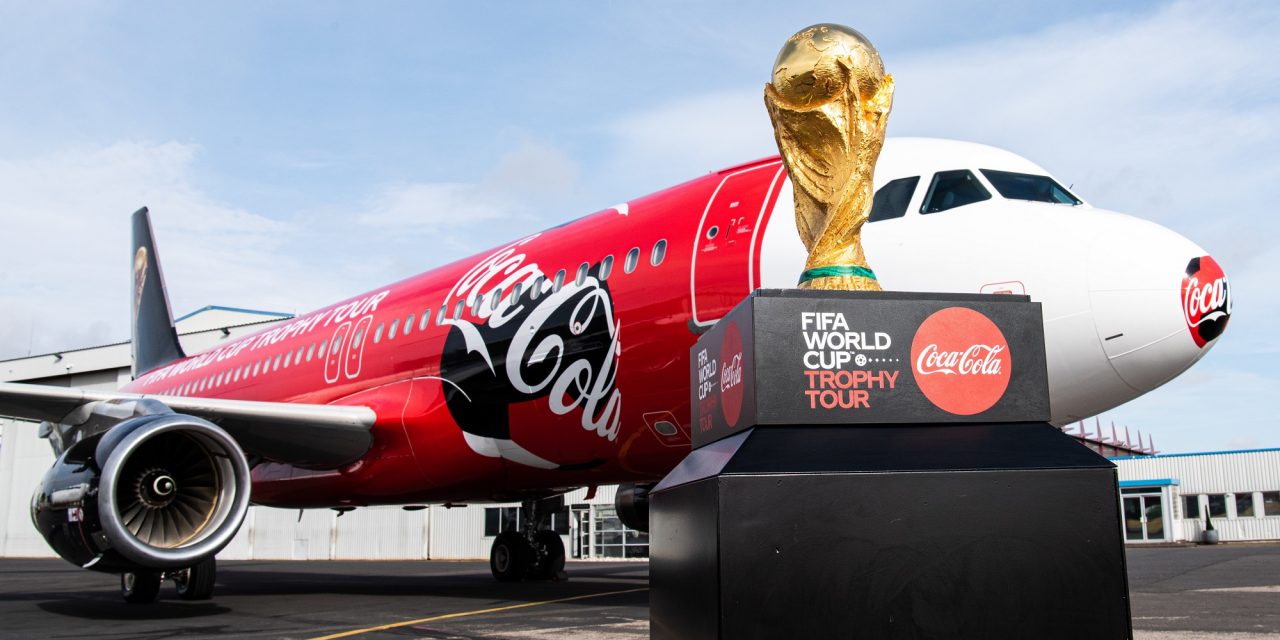 EL TOUR DEL TROFEO DE LA COPA MUNDIAL DE LA FIFA PRESENTADO POR COCA EL TOUR DEL TROFEO DE LA COPA MUNDIAL DE LA FIFA PRESENTADO POR COCA