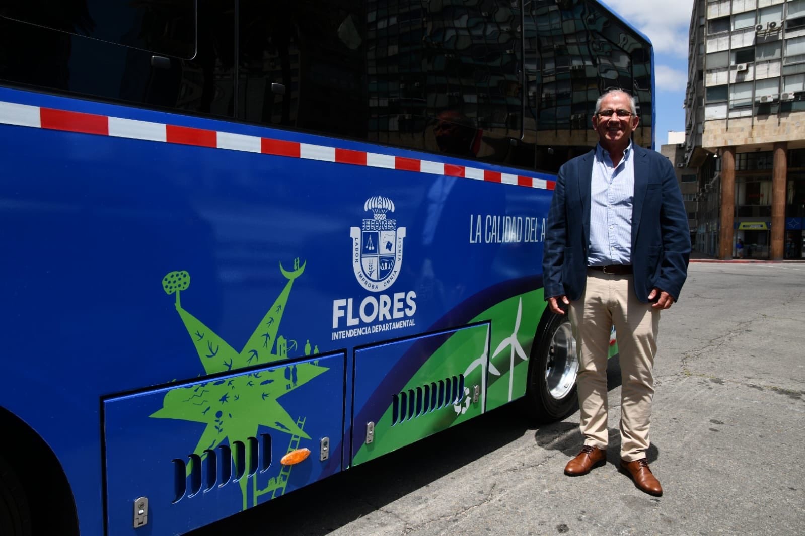 Intendencia de Flores recibió un nuevo bus eléctrico - Sociedad Uruguaya